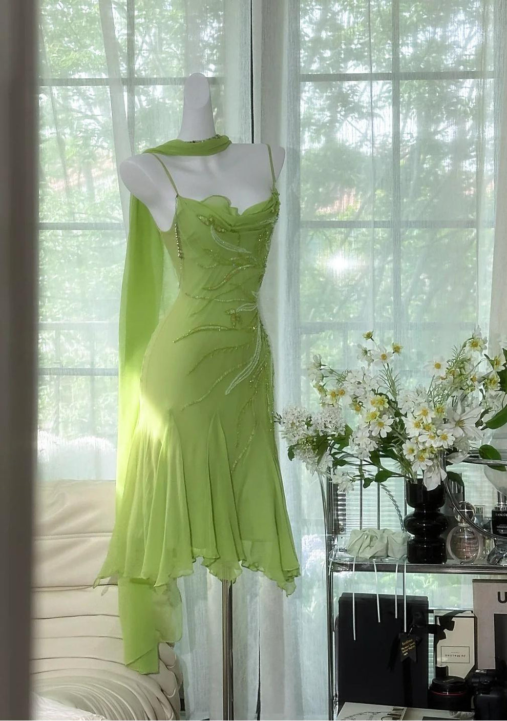 Fairytale Bud Green Sheath Short Prom Dresses Chiffon Beaded Backless ...